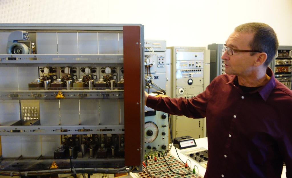 Instrumentality meets Materiality – ((audio)) Ästhetische Strategien